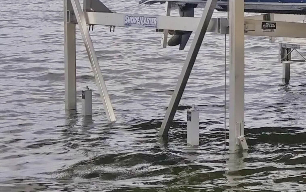 Smarte Jacke • Marine Dock & Lift